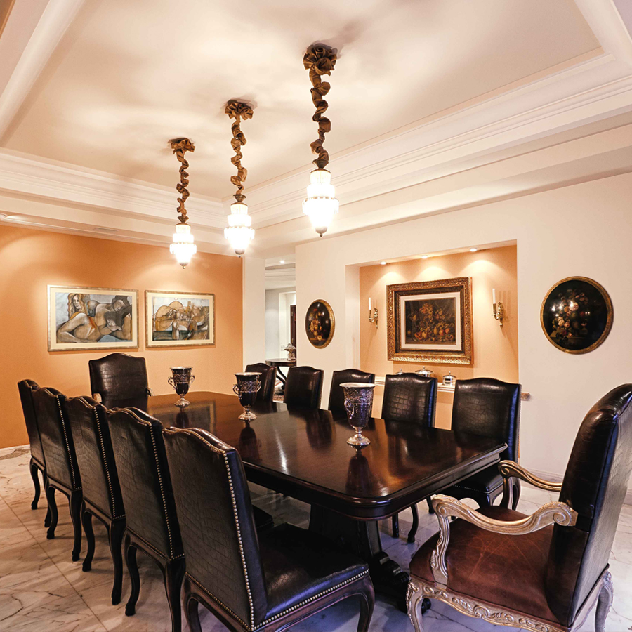 VILLA – Elena Karoula